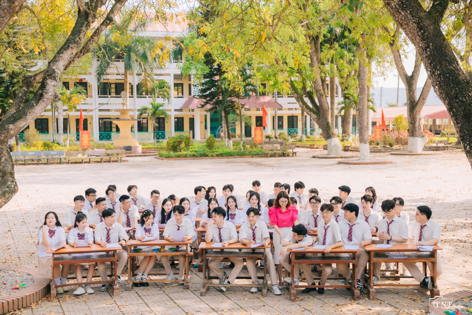 Concept Thanh Xuân | 1001 Cách chụp concept Thanh Xuân | Tập 5 - TNT MEDIA - Chụp ảnh kỷ yếu